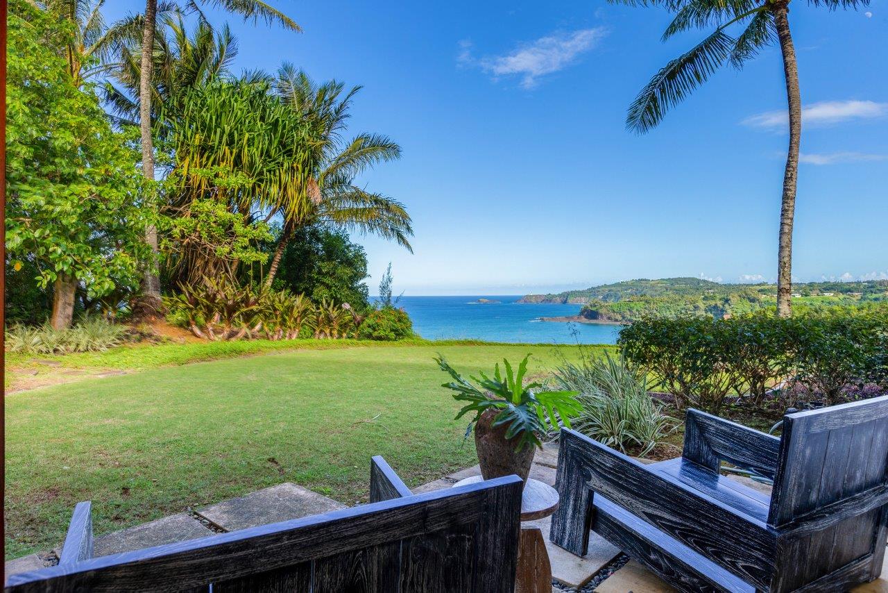 Choosing Weather-Resistant Materials for Hawaii